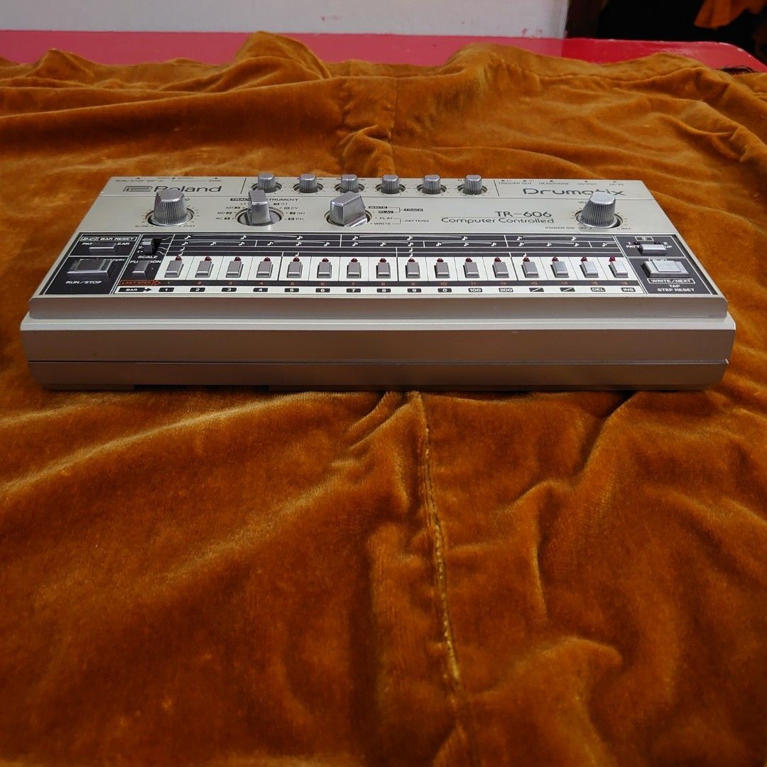 Roland TR606, Audio, Portable Audio Accessories on Carousell