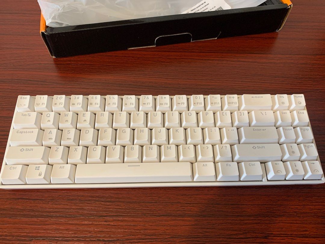Royal Kludge RK71 (white light, red switch), Computers & Tech, Parts ...
