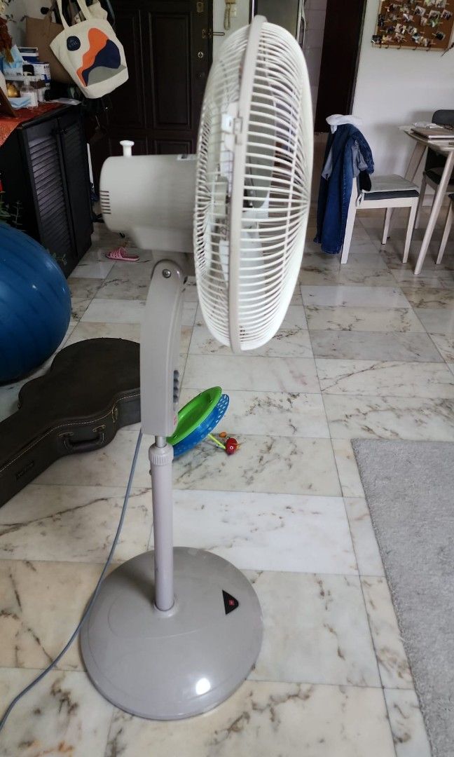 Standing Fan, Furniture & Home Living, Lighting & Fans, Fans on Carousell
