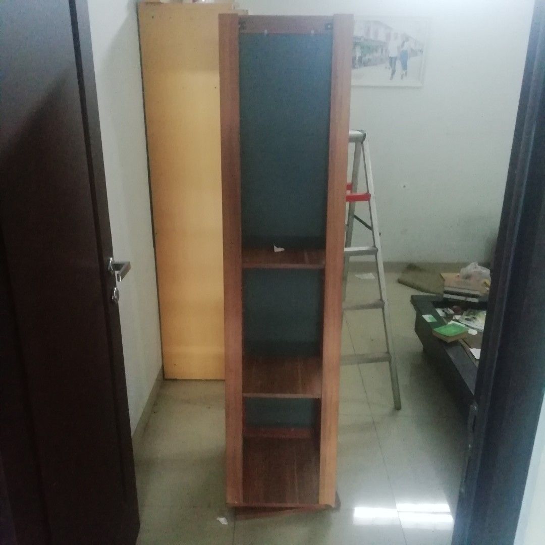 Standing mirror ada rak bisa putar, Perabotan Rumah di Carousell
