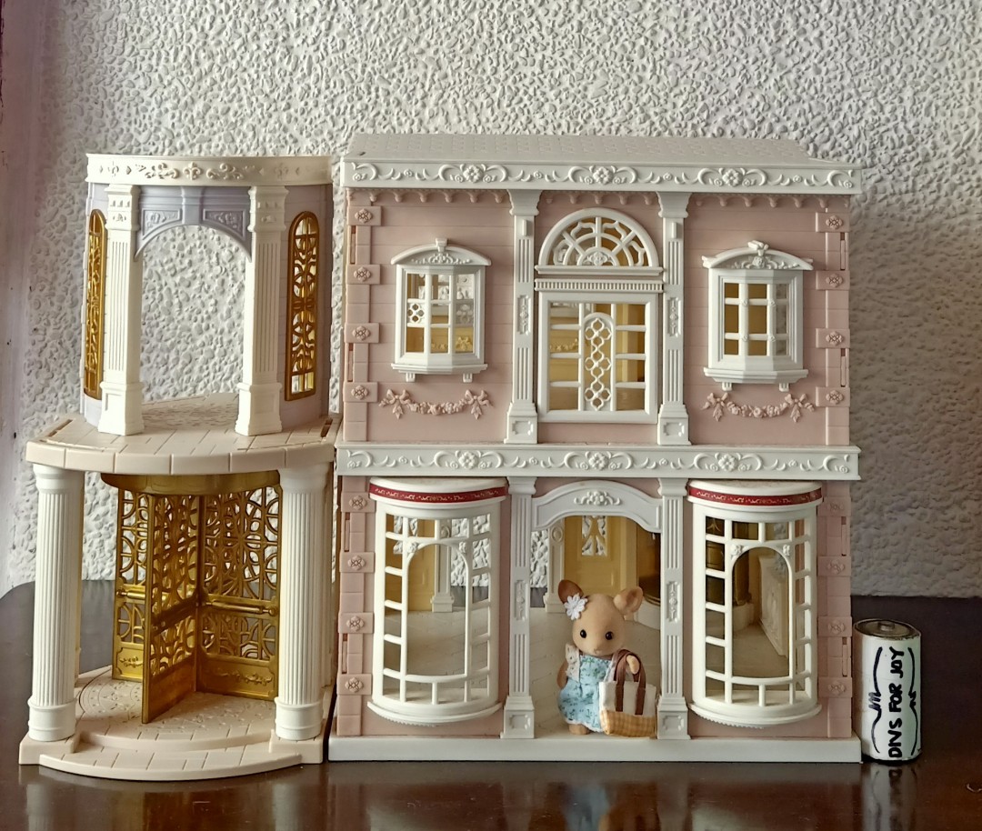 Sylvanian Grand Department Store, Hobbies & Toys, Toys & Games on Carousell