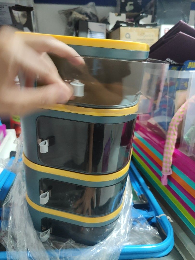 Tempat simpan makanan, Kitchen & Appliances di Carousell