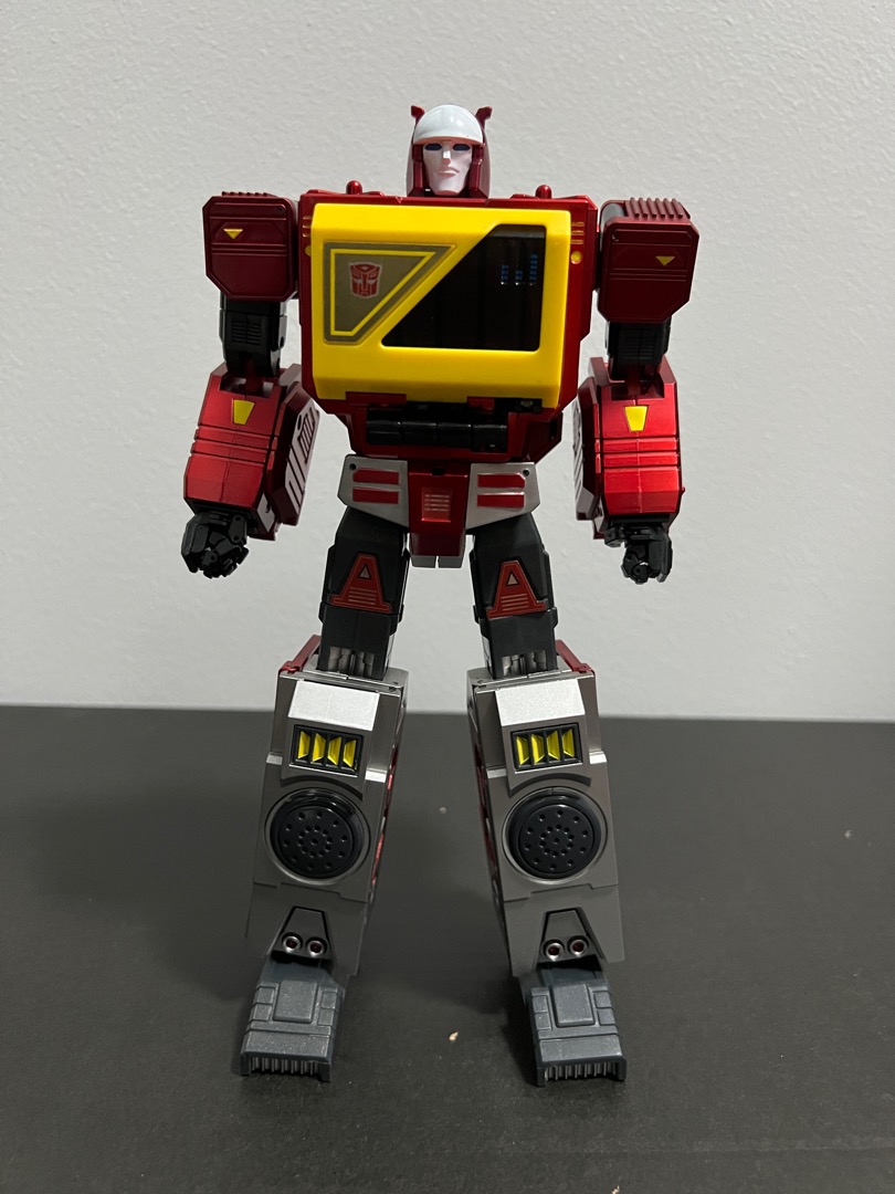 Transformers KFC EAVI Metal Transistor (Masterpiece Blaster), Hobbies ...