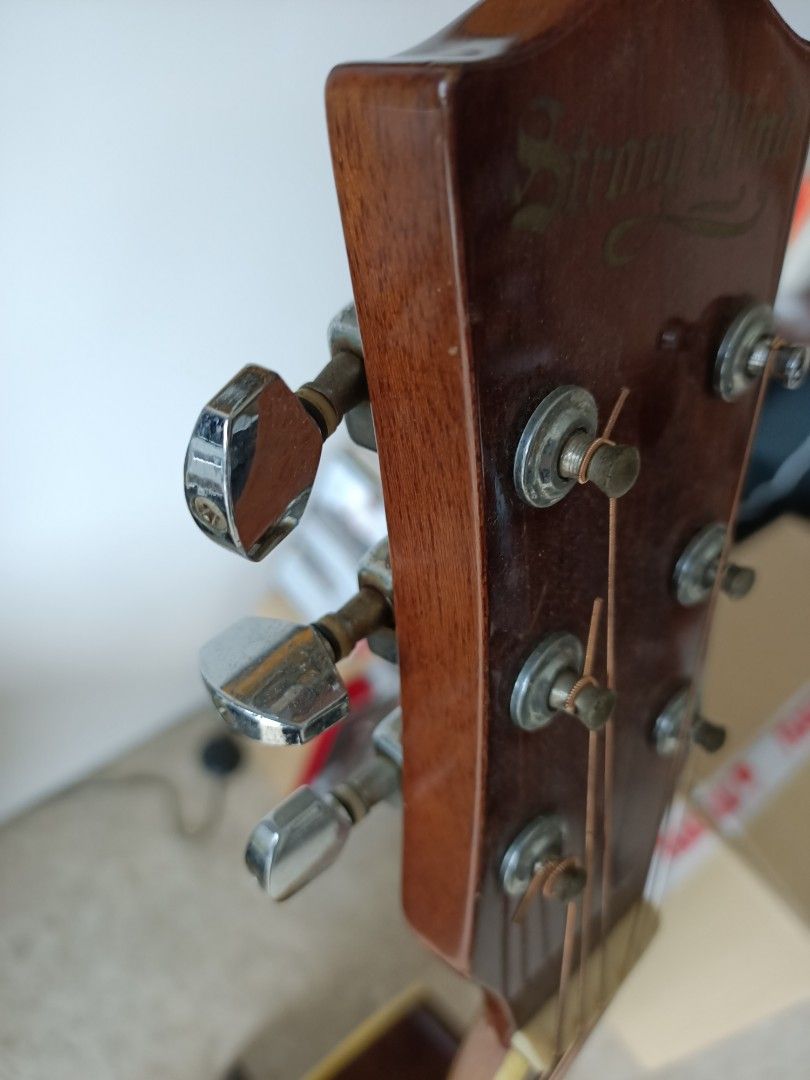 Well used guitare, Hobbies & Toys, Music & Media, Musical Instruments ...