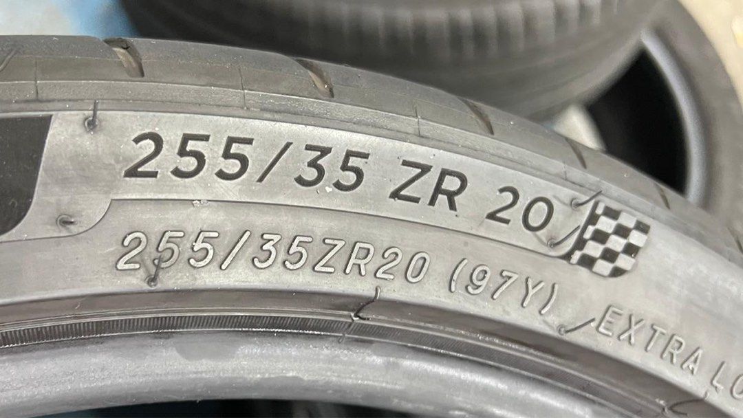255/35/20 michelin PS4S , Car Accessories, Tyres & Rims on Carousell