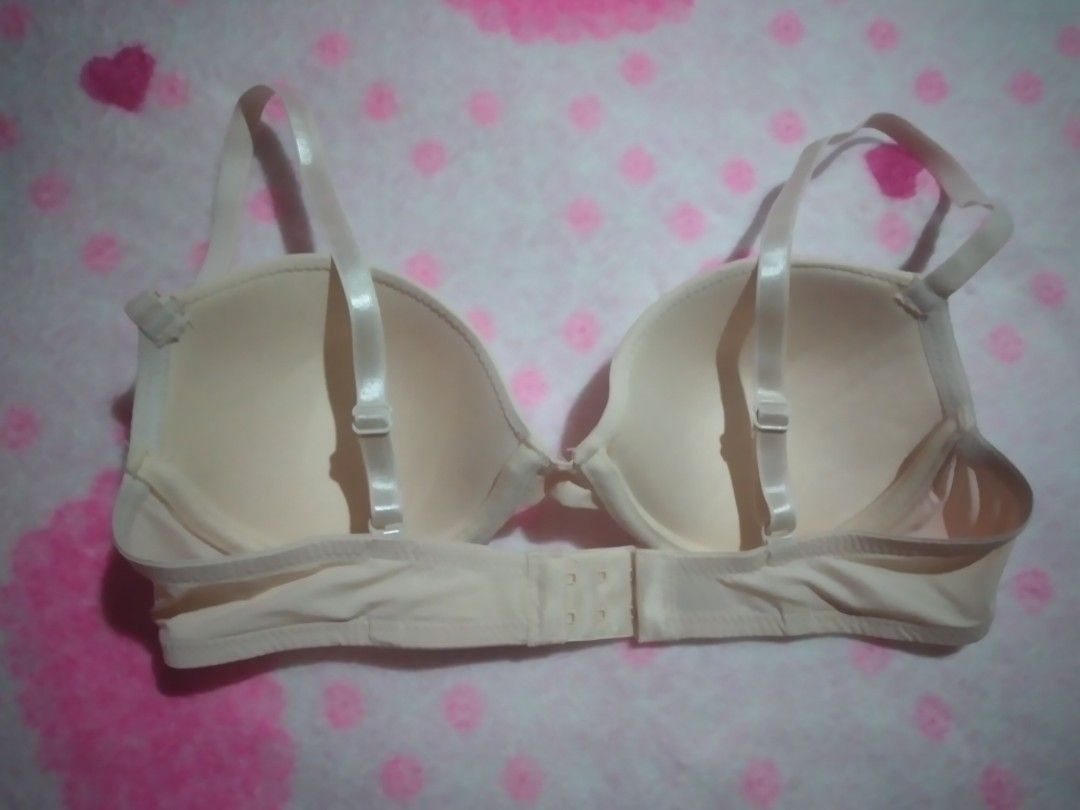32a bra wash but never used, Women's Fashion, Undergarments ...