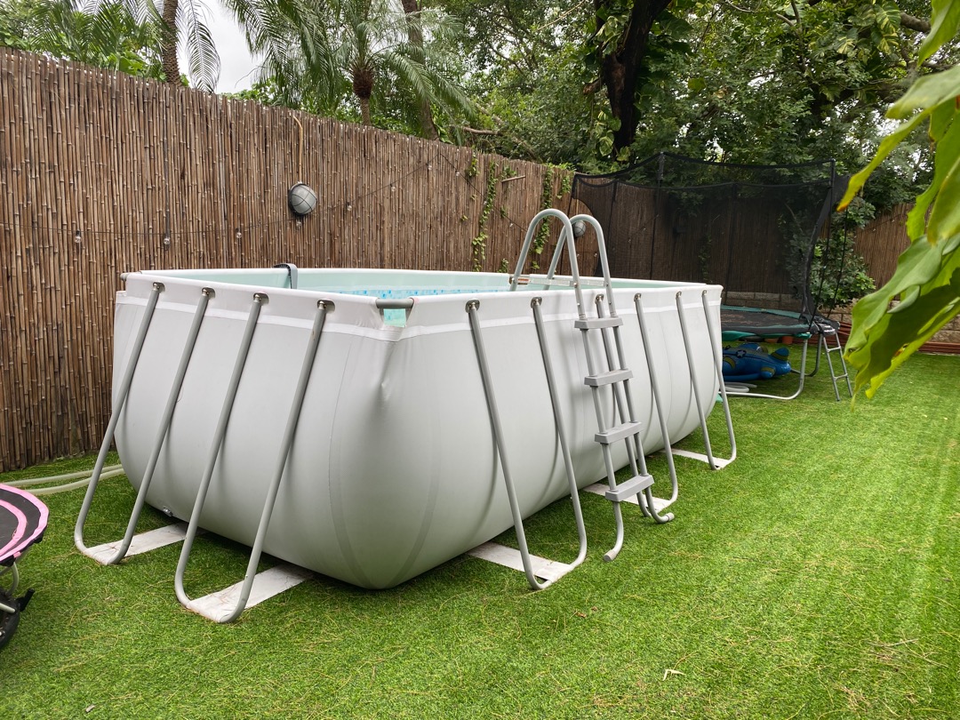 Bestway 4m x 2m Above Ground Swimming Pool, 傢俬＆家居, 戶外家具 - Carousell