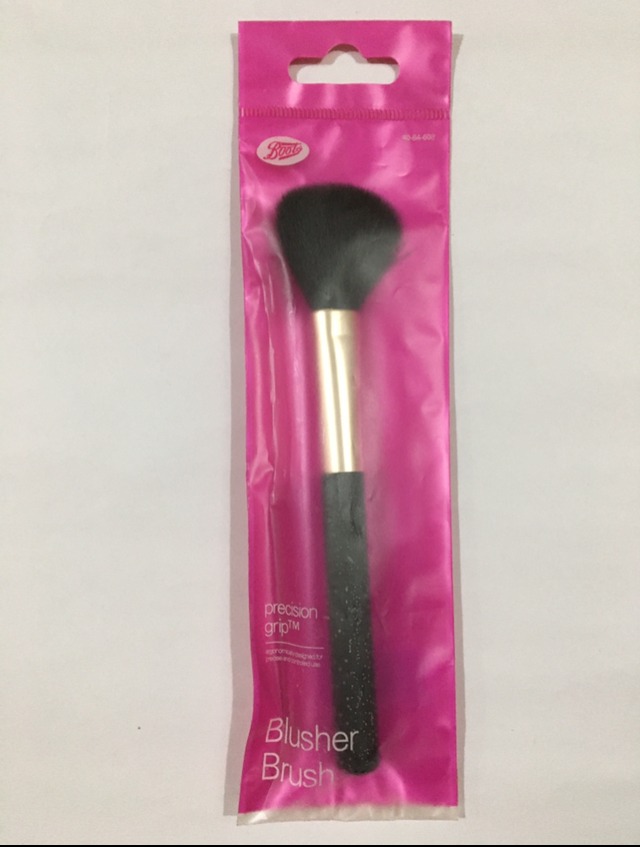 Boots powder/blush brush, Beauty & Personal Care, Face, Makeup on Carousell