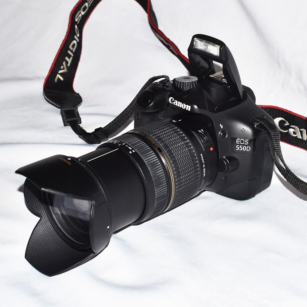 Canon DSLR 550D + 28-75mm f2.8 AF lens (with Canon camera bag ...