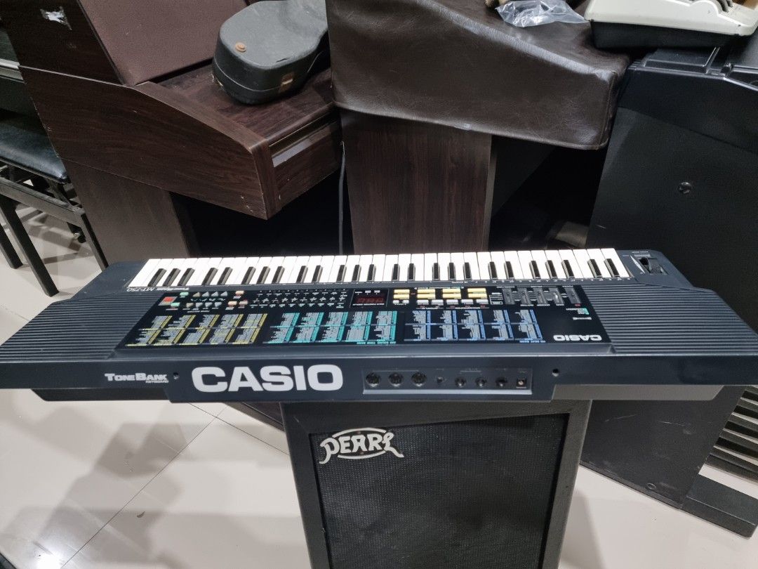 Casio mt750, Hobbies & Toys, Music & Media, Musical Instruments on ...