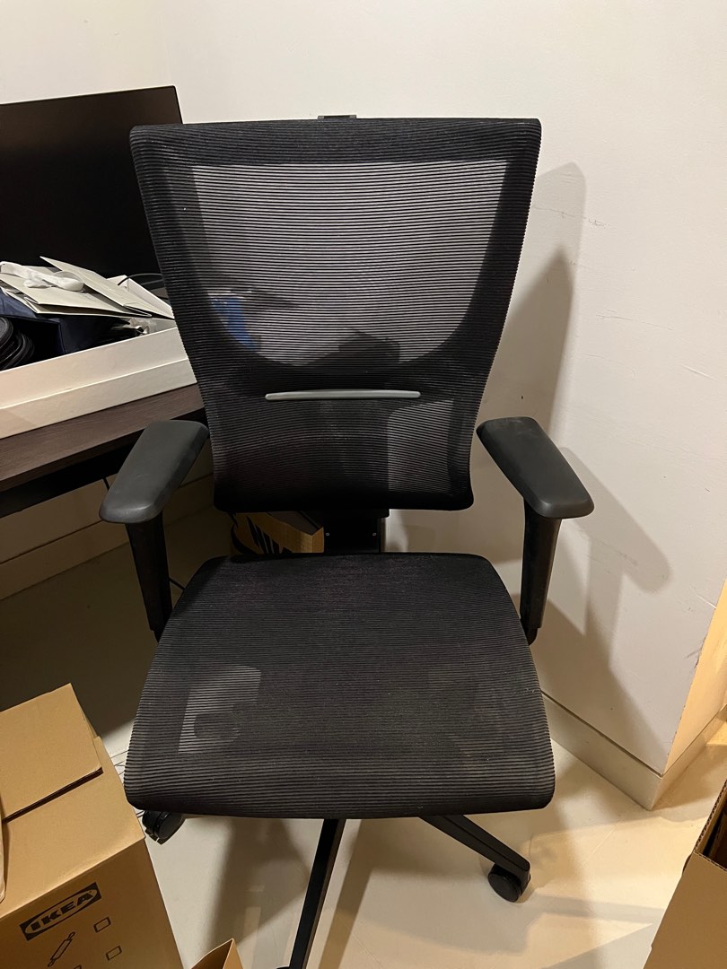 Ergotune Supreme, Furniture & Home Living, Furniture, Chairs on Carousell