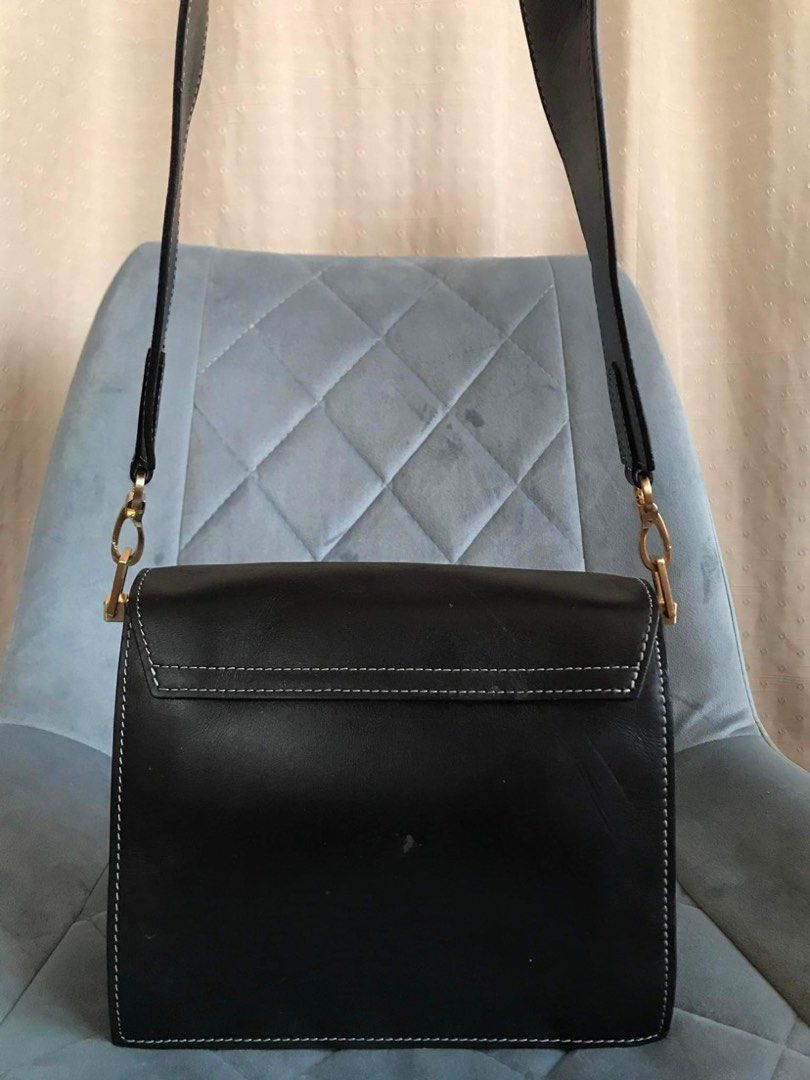 Hoze Box Shoulderbag, Women's Fashion, Bags & Wallets, Shoulder Bags on Carousell