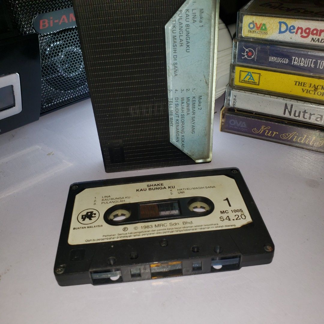 KASET vintage Cassette DATO SHAKE - Kau Bunga Ku [1983] Rare, Hobbies & Toys, Music & Media, CDs ...