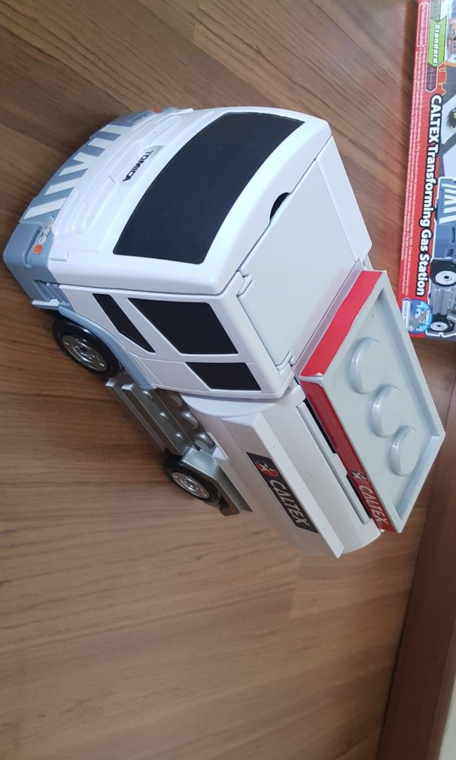 Limited Edition Caltex Transforming Gas Station, Hobbies & Toys, Toys ...