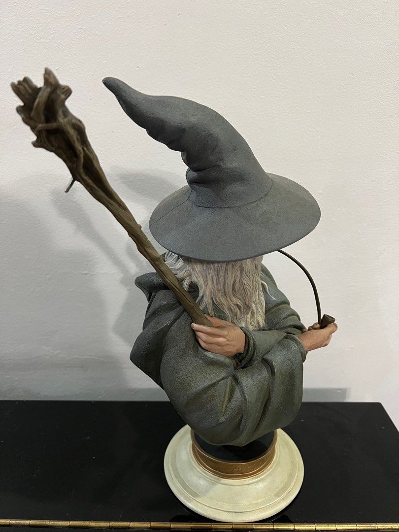 LOTR Sideshow Gandalf The Grey 1:3 Legendary Scale Bust, Hobbies & Toys ...