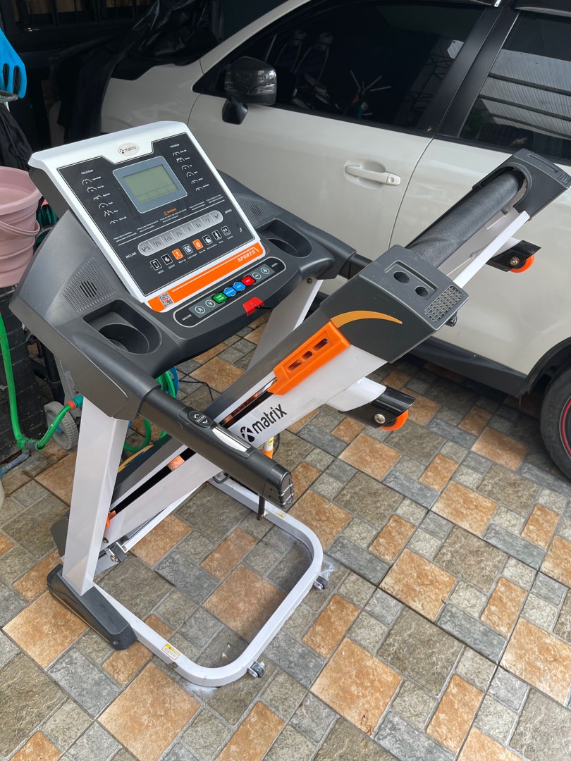 MATRIX TREADMILL, Sports Equipment, Exercise & Fitness, Cardio ...