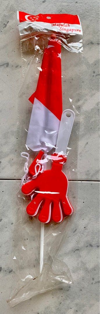 National Day Parade Clapper, Flag & Whistle Set, Hobbies & Toys ...