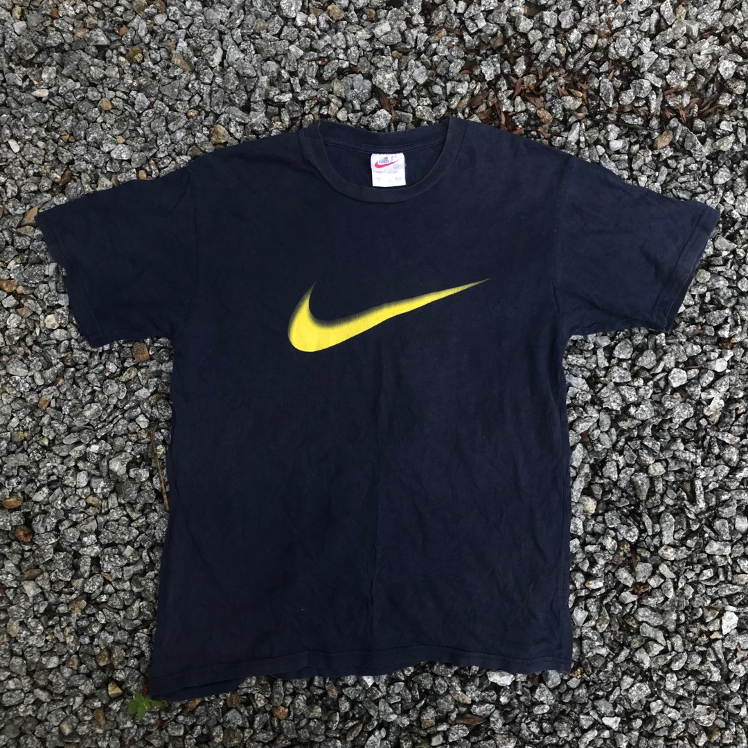 Nike vintage, Men's Fashion, Tops & Sets, Tshirts & Polo Shirts on Carousell