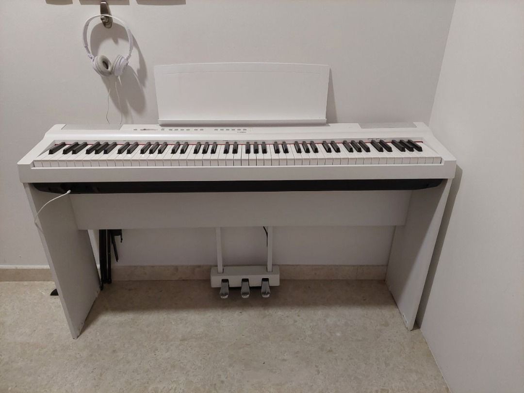 Piano Yamaha P125 White + Stand + Bench + Headsets, Hobbies & Toys ...