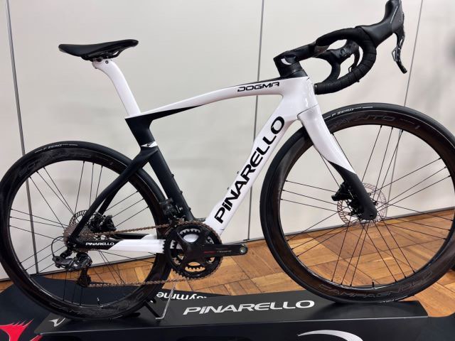 Pinarello dogma f disc summit white size 51.5 sram Red fulcrum speed 40 ...