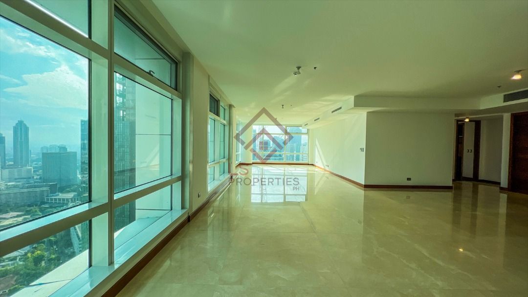 Prime Sky Unit in Two Roxas Triangle - Higher Floor, Property, For Sale ...