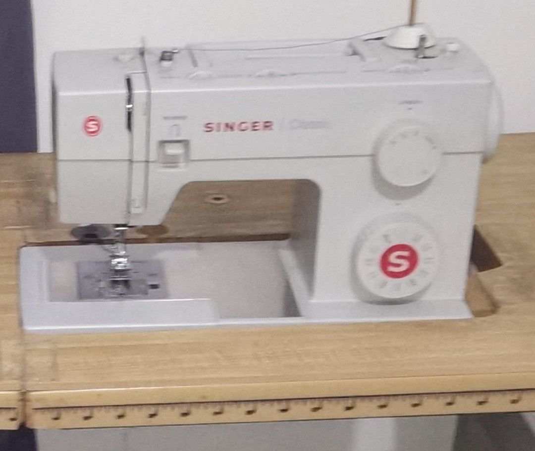 SINGER CLASSIC HEAVY-DUTY SEWING MACHINE, TV & Home Appliances, Other ...