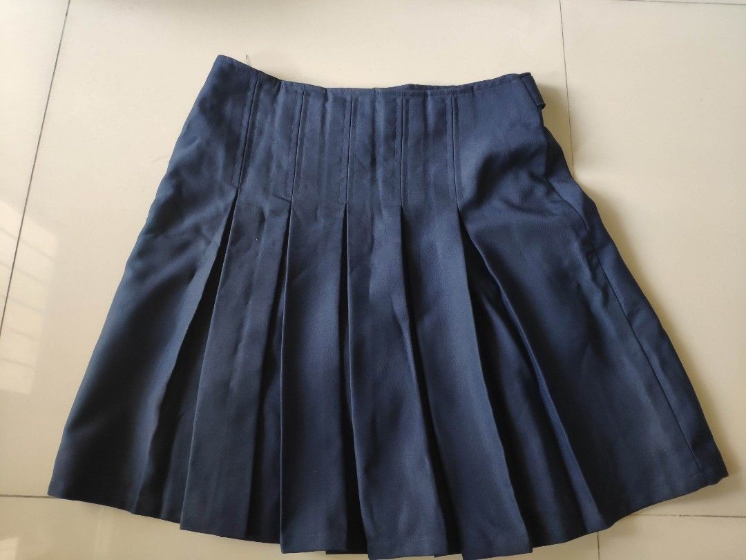 Skort uniform seragam, Fesyen Wanita, Pakaian Wanita, Gaun & Rok di ...