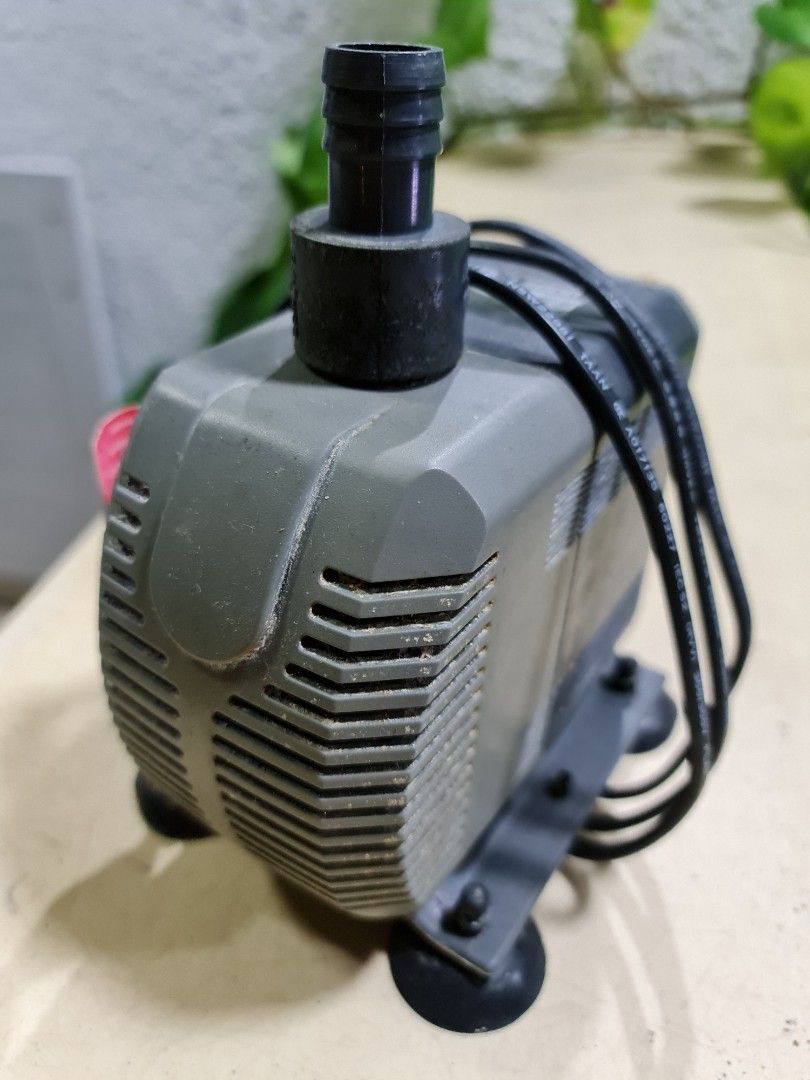 Submersible pump, Pet Supplies, Homes & Other Pet Accessories on Carousell