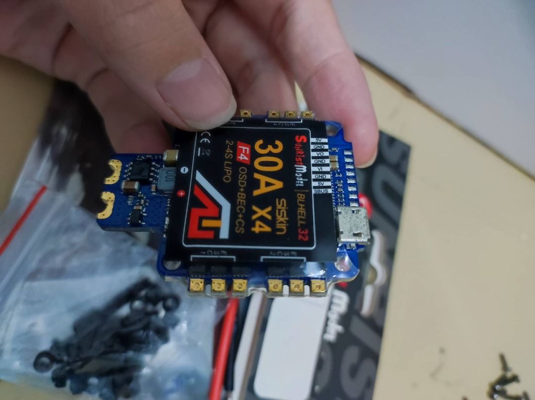 SUNRISE MODEL BLHELI-32 4in1 ESC 30A, Photography, Drones on Carousell