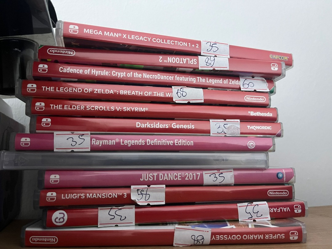 switch from 20 onwards. price : as per pics price charter 100% original ...