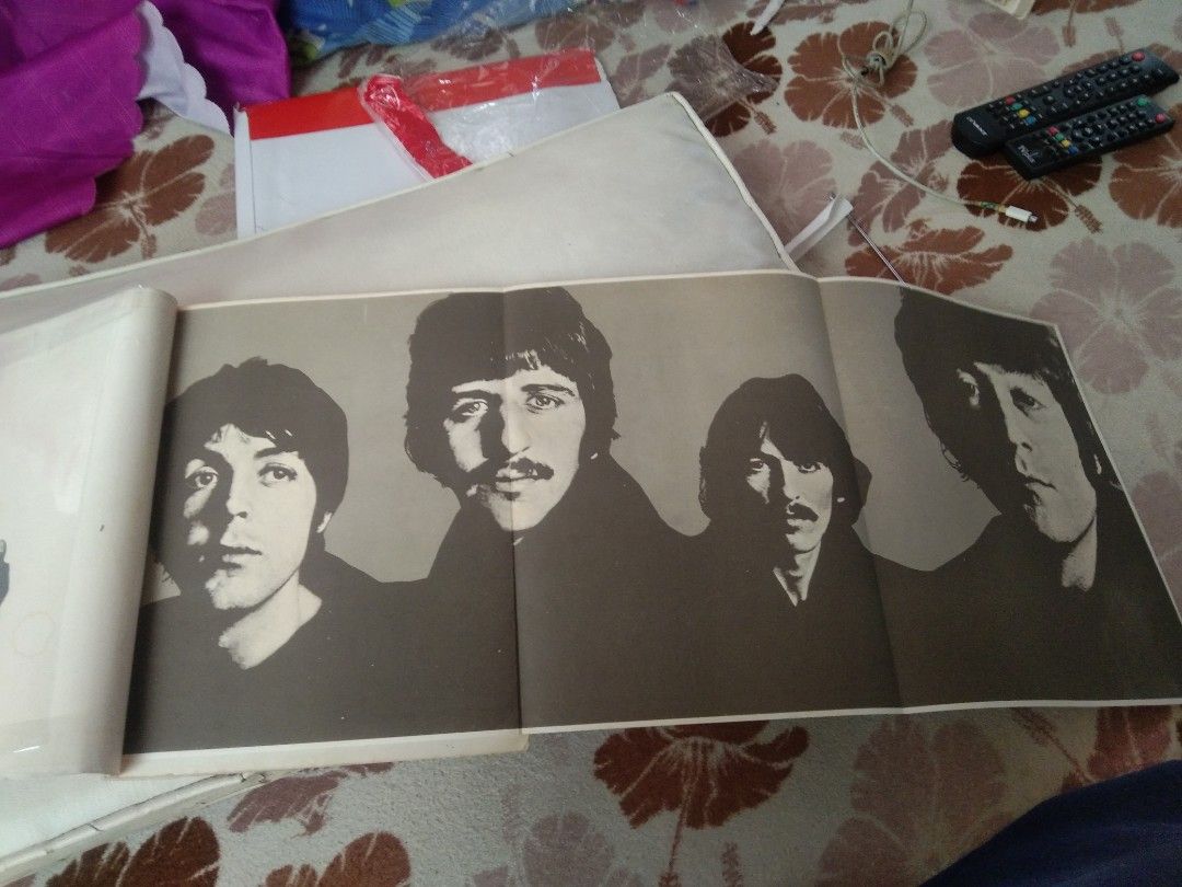 The Beatles Jingle Magazine, Hobbies & Toys, Music & Media, Vinyls on ...