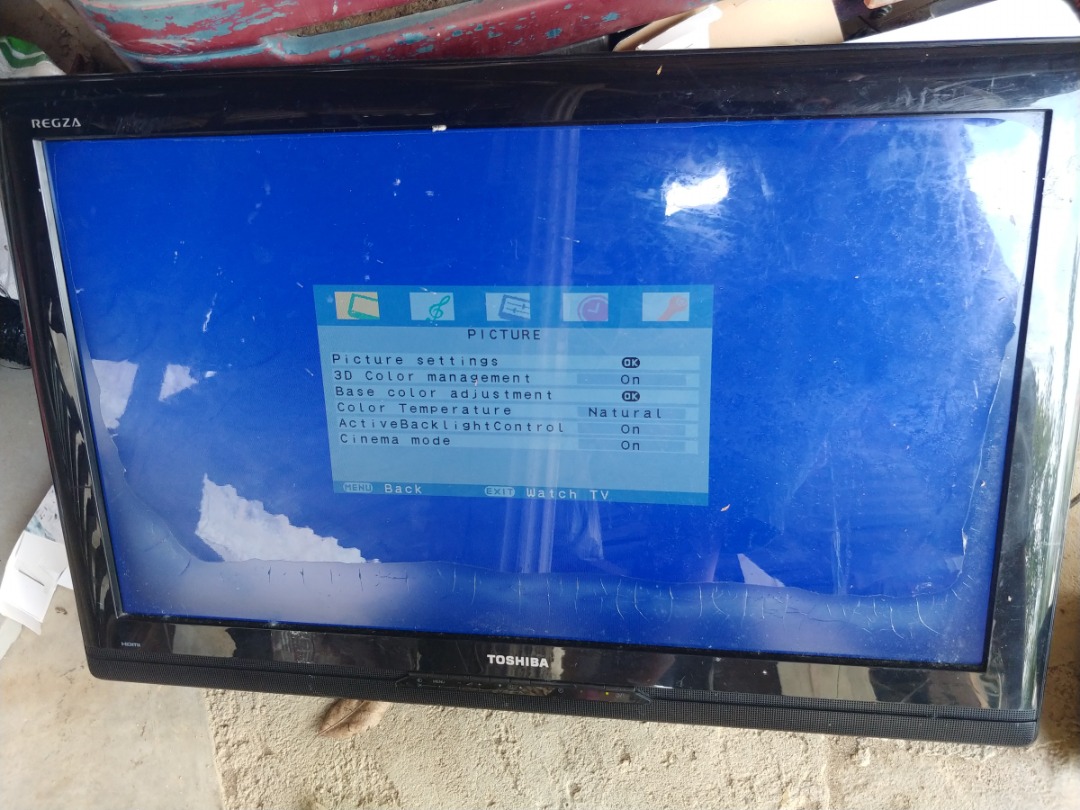 Toshiba Regza 32" inch LCD TV Model 32AV550E, TV & Home Appliances, TV ...