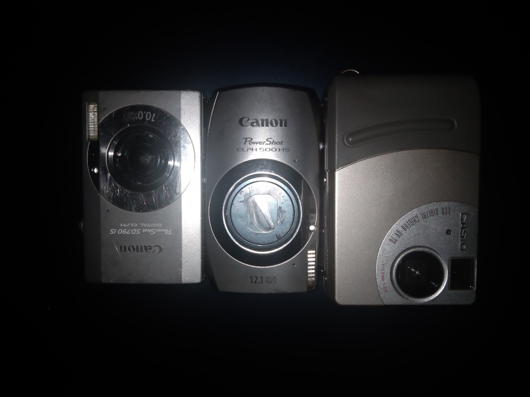 Vintage Digital Cameras (Digicam), Photography, Cameras on Carousell