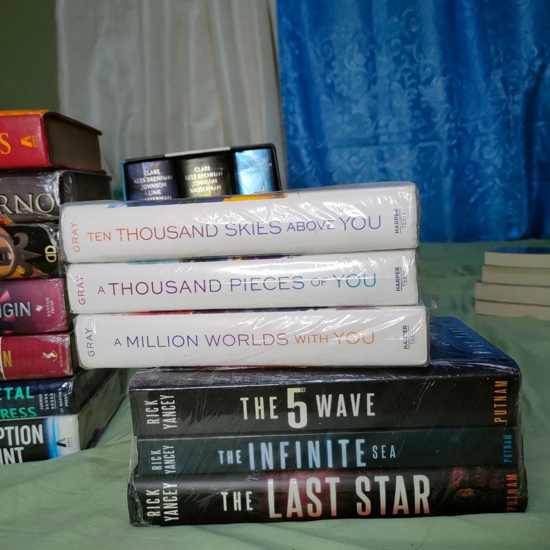 ACOTAR | LOTR | INFERNAL DEVICES | 5TH WAVE | DAN BROWN BOOKS ...