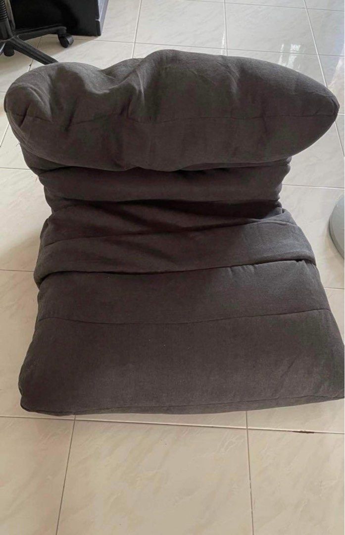 Bean bag & circular rug/carpet, Furniture & Home Living, Furniture ...