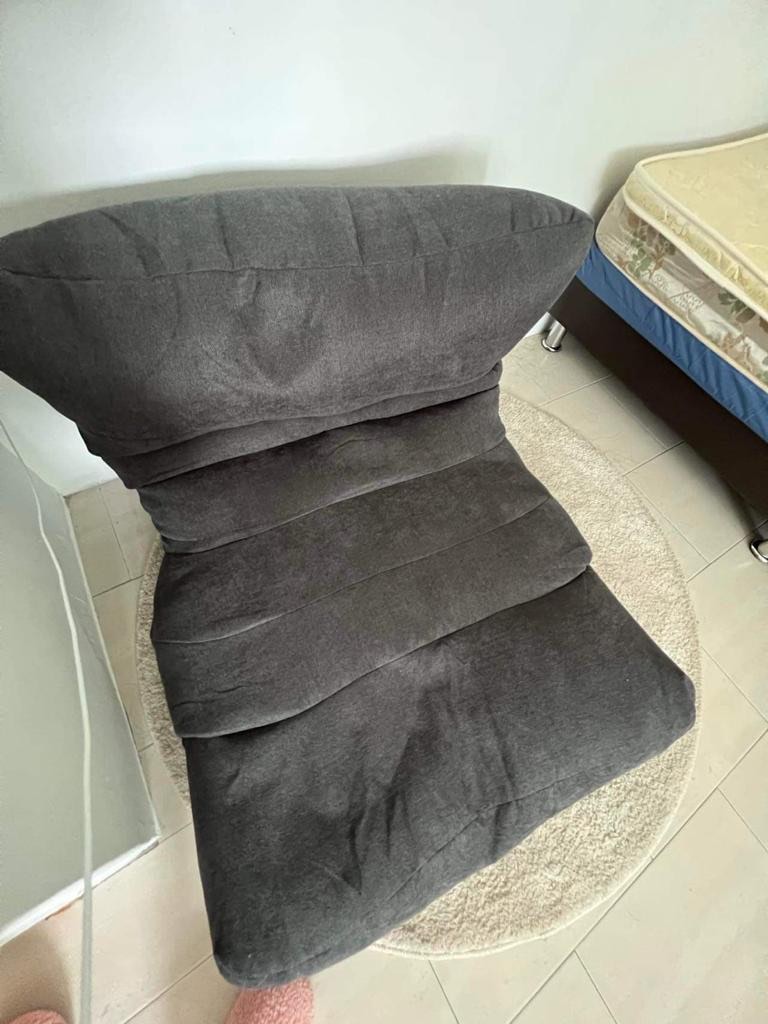 Bean bag & circular rug/carpet, Furniture & Home Living, Furniture ...