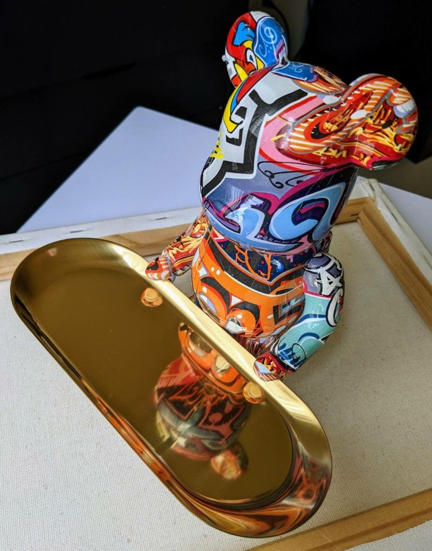 Bearbrick Street Art Concept Table Top Utility Holder, Hobbies & Toys ...