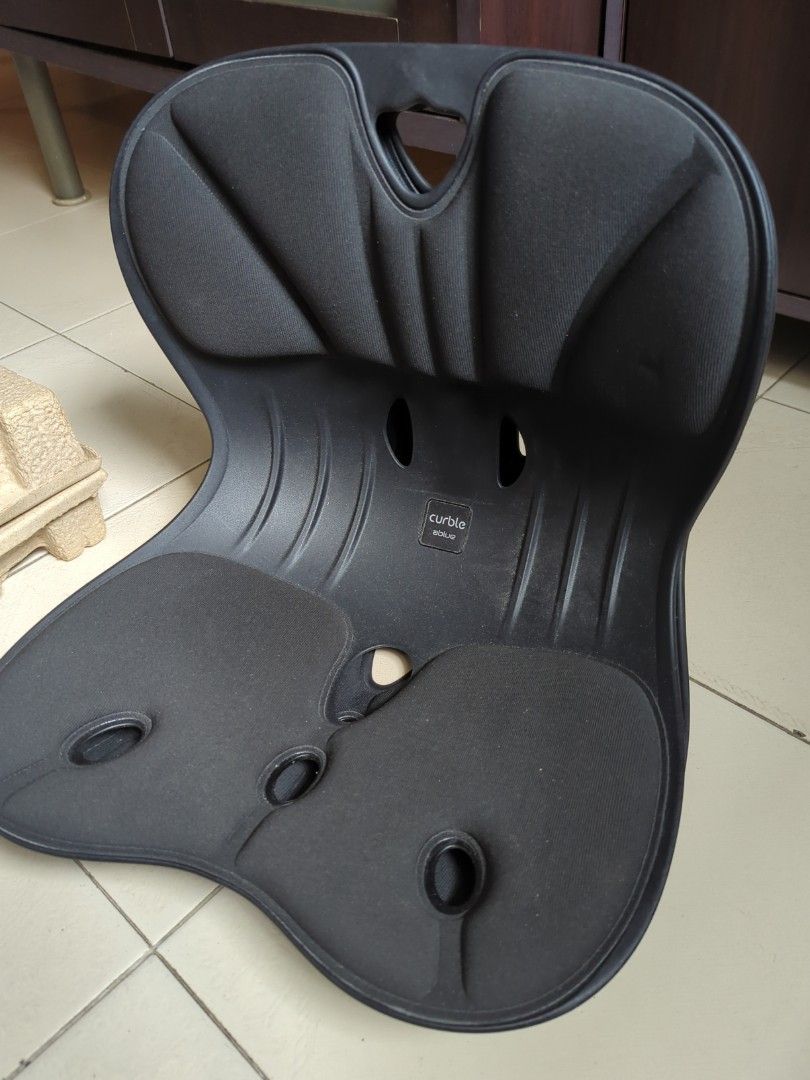 Curble ablue, Furniture & Home Living, Furniture, Chairs on Carousell