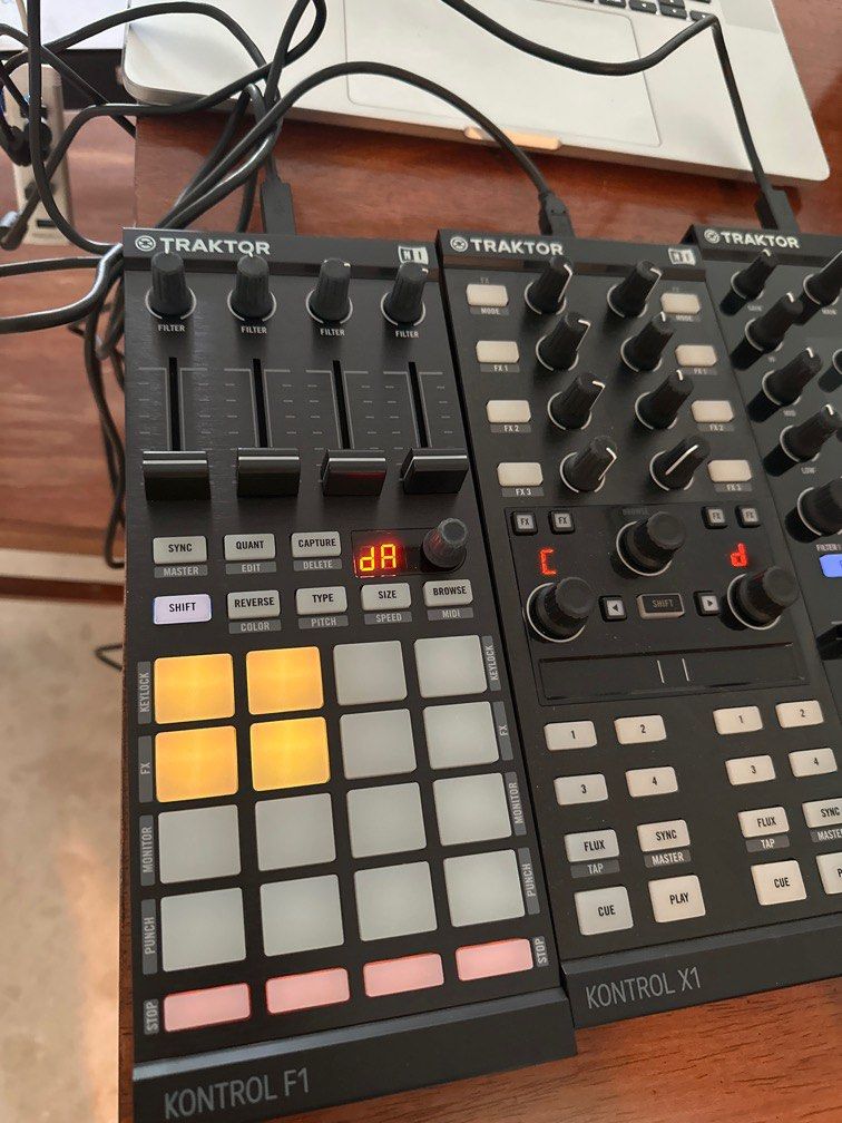 Dj set up - traktor controllers set 450 for all 3. Quick buy only ...