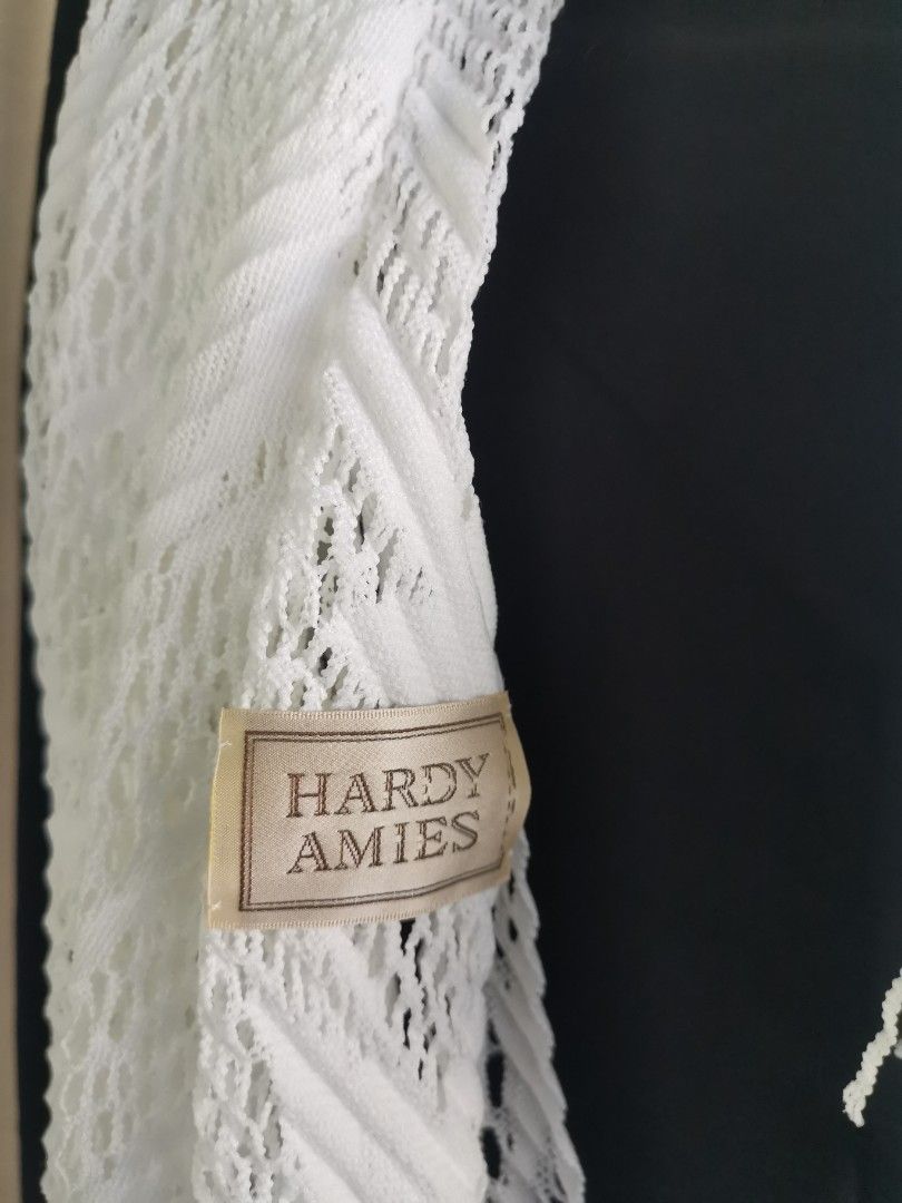 Hardie Amies White Shawl, Luxury, Accessories on Carousell