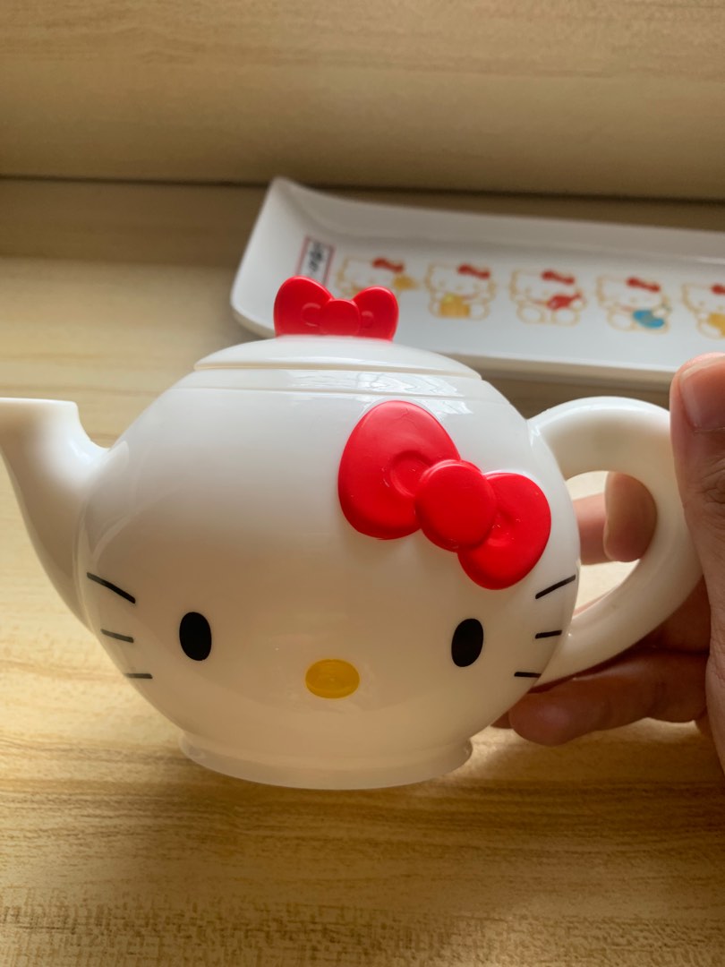 Hello Kitty Plastic Teapot, Hobbies & Toys, Toys & Games on Carousell