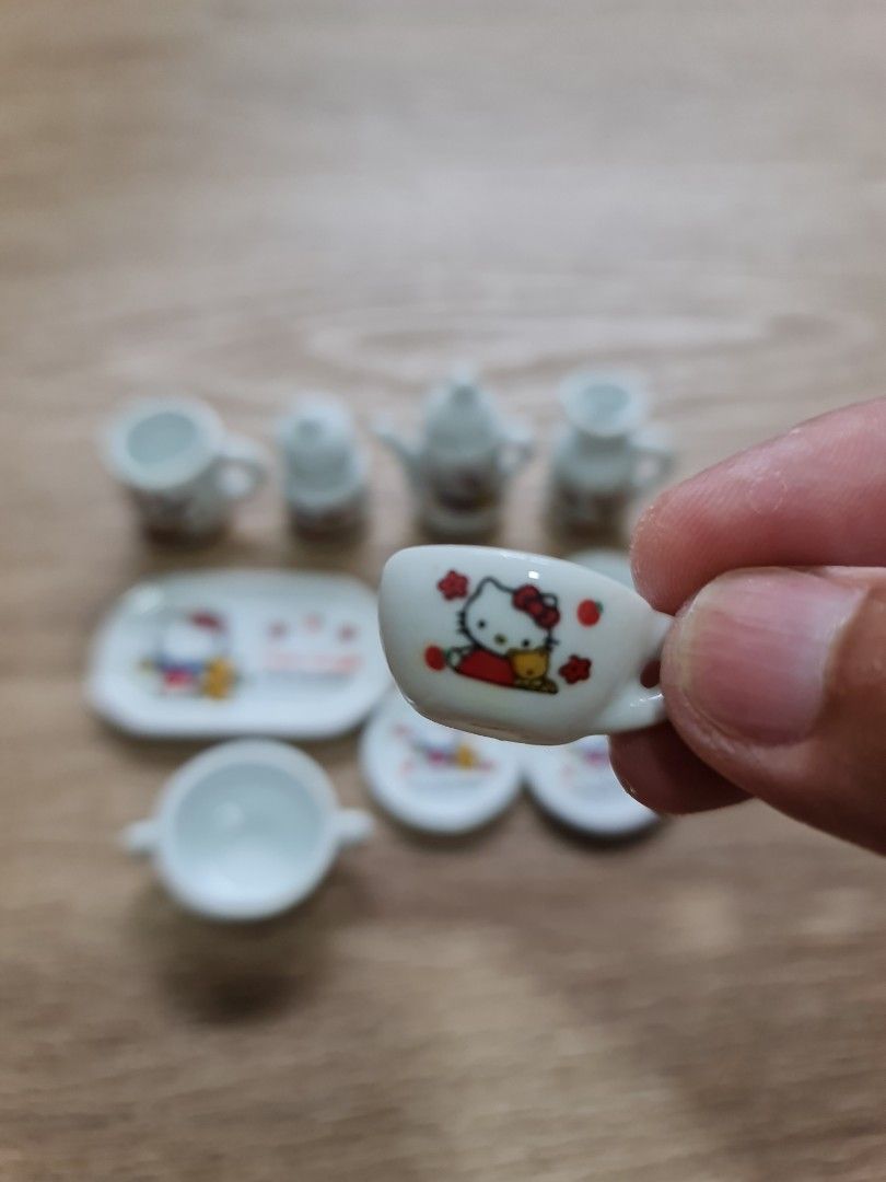 Hello Kitty Tea Set, Hobbies & Toys, Memorabilia & Collectibles ...