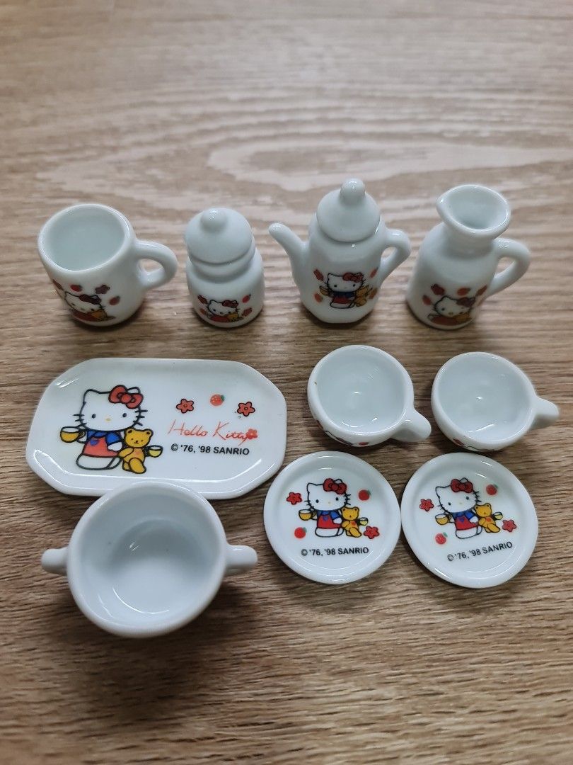 Hello Kitty Tea Set, Hobbies & Toys, Memorabilia & Collectibles ...