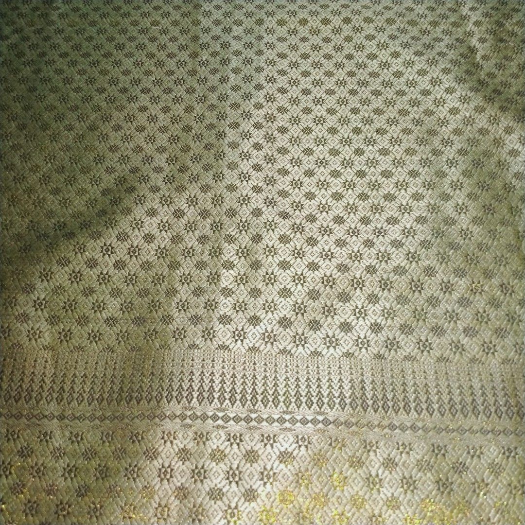 Kain songket corak bunga gold, Hobbies & Toys, Collectibles ...