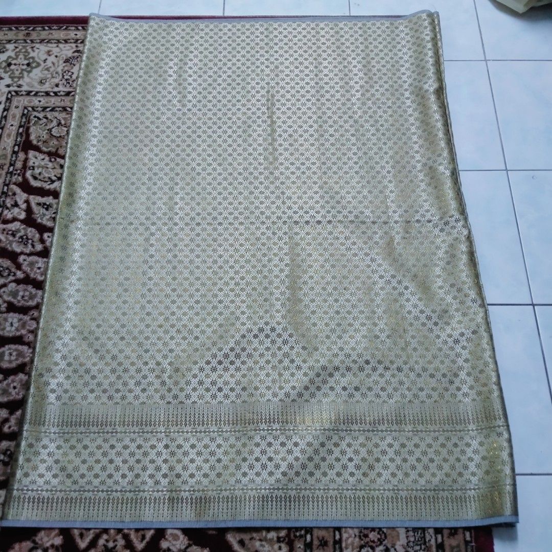 Kain songket corak bunga gold, Hobbies & Toys, Collectibles ...