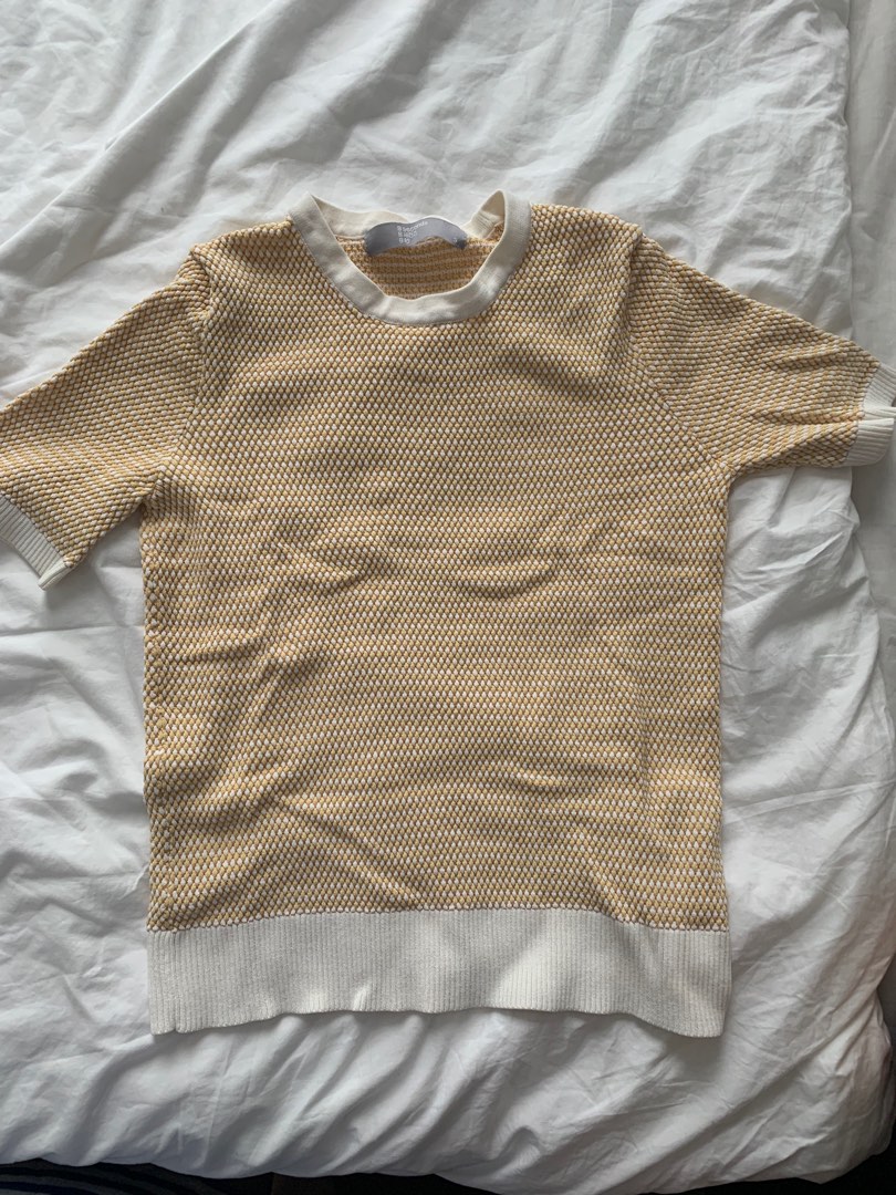 Knit top, Women's Fashion, Tops, Other Tops on Carousell