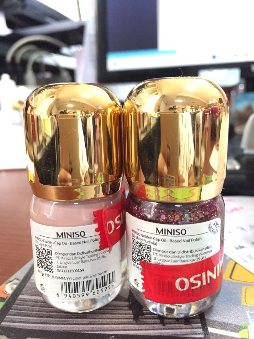 KUTEKS MINISO NAIL ART fake nail gliter, Fesyen Wanita, Aksesoris di ...