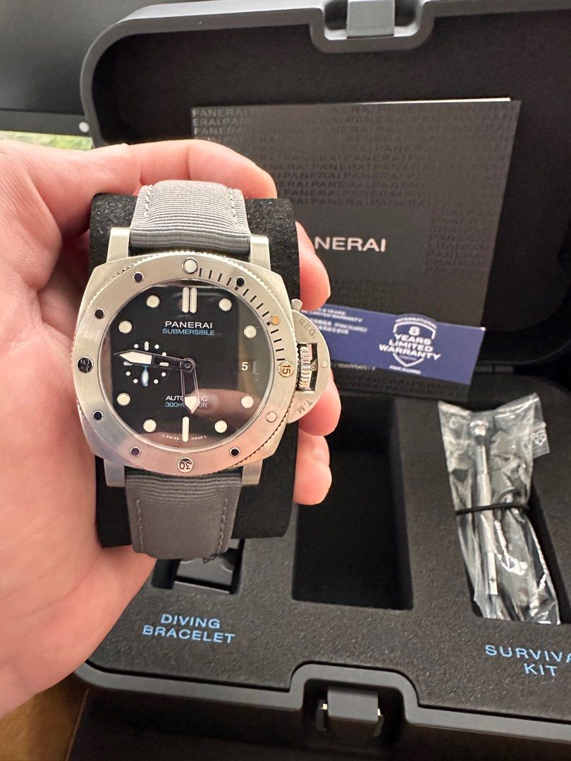 New Panerai Submersible 44mm PAM01229 PAM1229, Luxury, Watches on Carousell