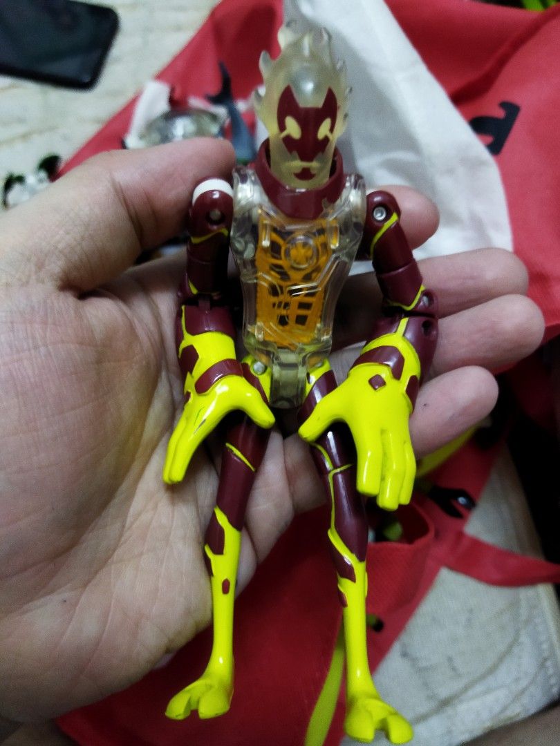 Original ben 10 toys use jnt dfod, Hobbies & Toys, Toys & Games on ...