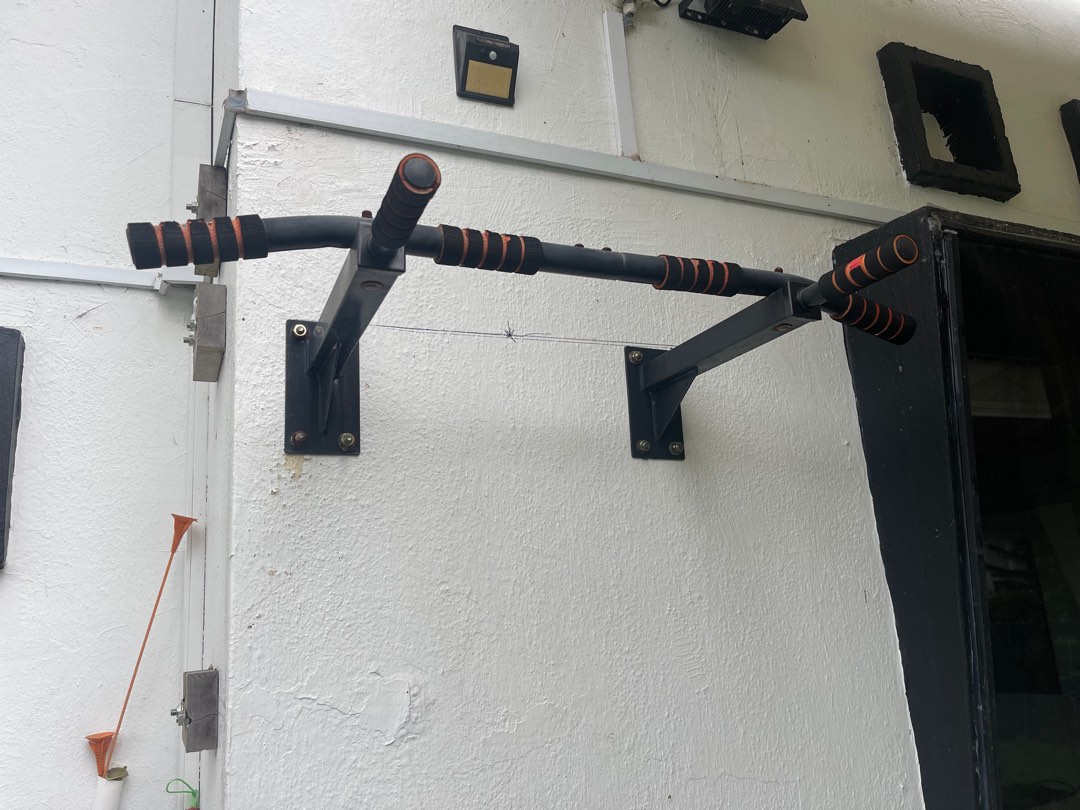 Pull up bar and punching bag, Sports Equipment, Exercise & Fitness ...